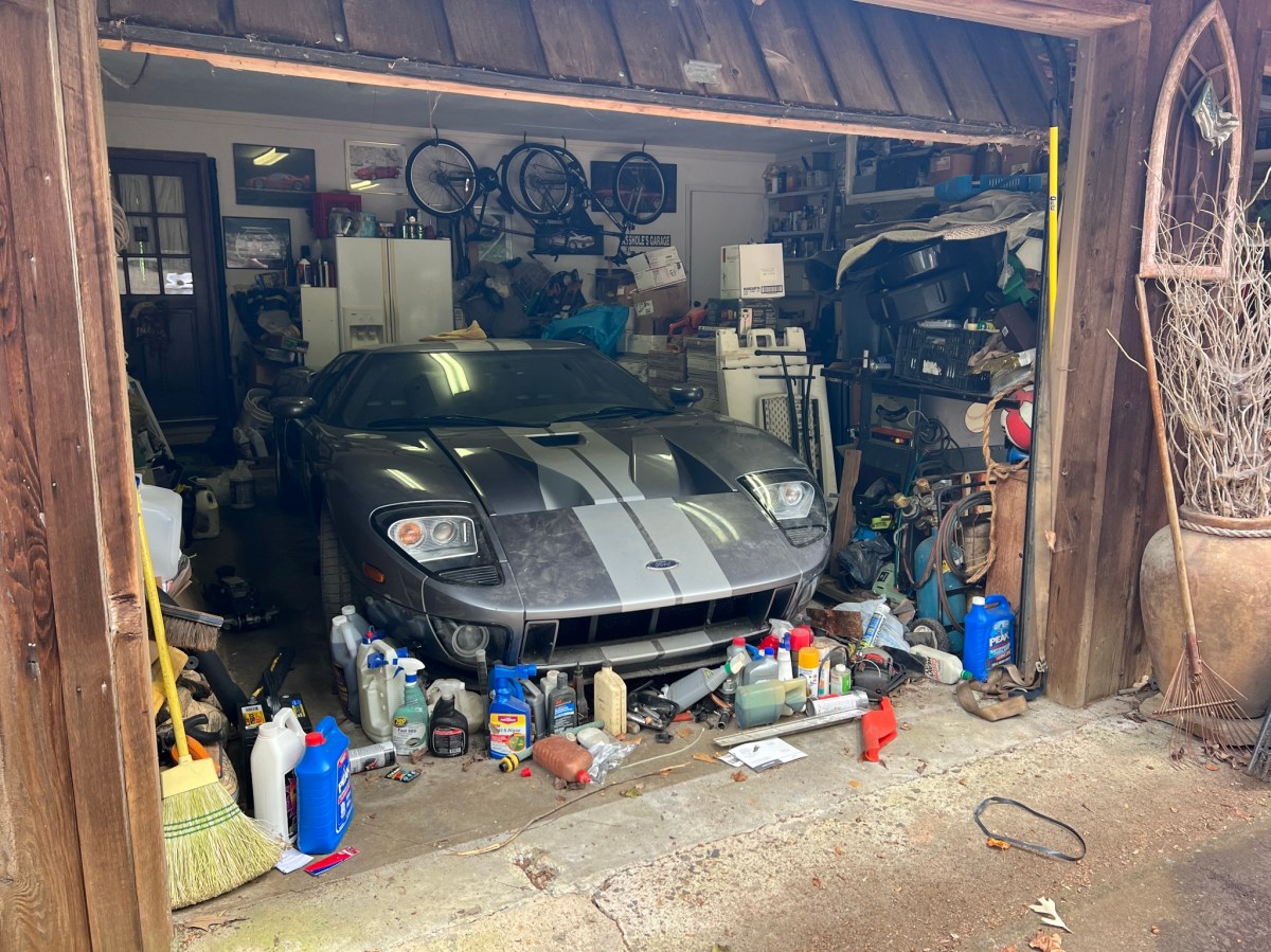 The unearthing of the barn find Ford GT! – AutoSaga